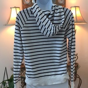 XXI Essentials | Sweaters | Xxi Essential Sweater With Hoodie Black And ...